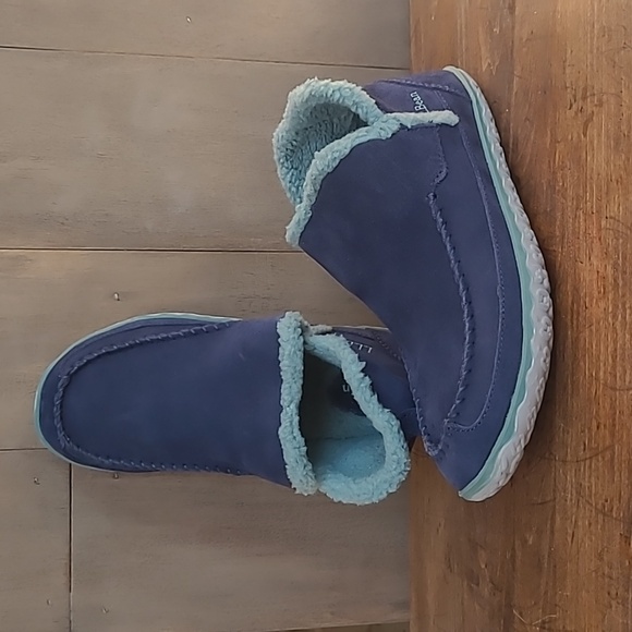 L.L. Bean | Shoes | Ll Bean Mountain Slippers Womens Sz 9 Blue Suede ...